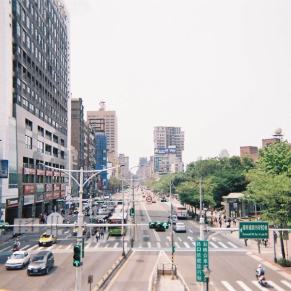 【ドバイ空港】ターミナル3→2（Gate F）への乗り継ぎ方法と注意点 | ktymの国境越え