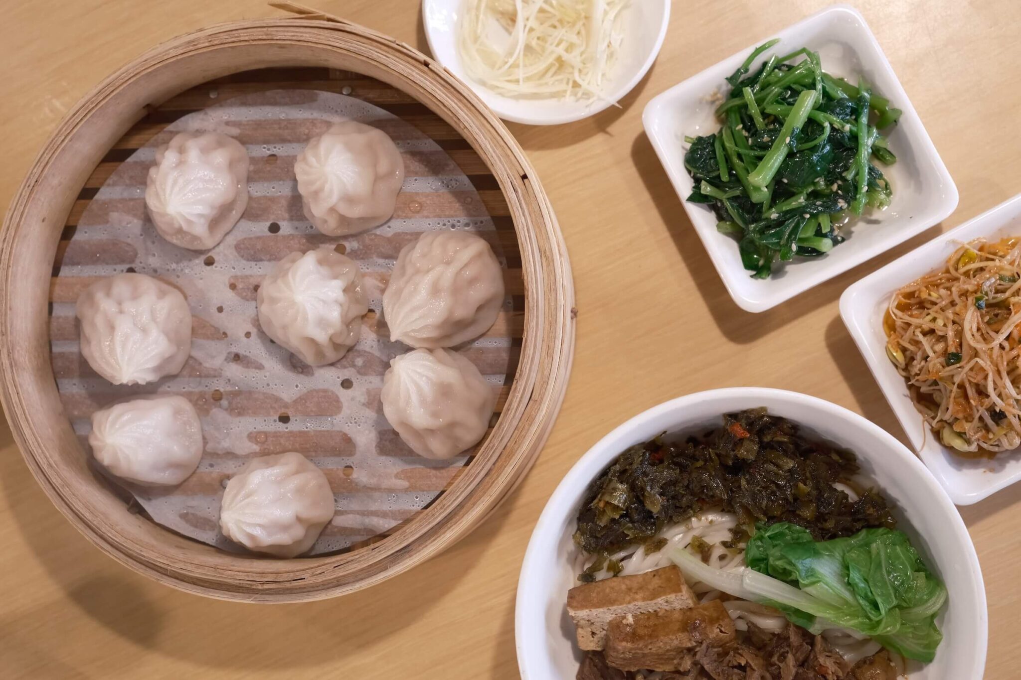 朱記餡餅粥（永康店）の絶品グルメ！肉汁あふれる小籠包＆甘旨牛肉乾麺を実食レポ！ | ktymの国境越え